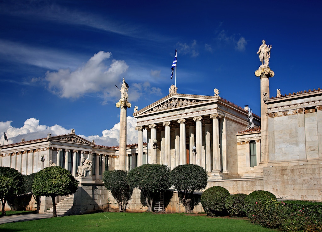 10 Things to Buy When Shopping in Athens