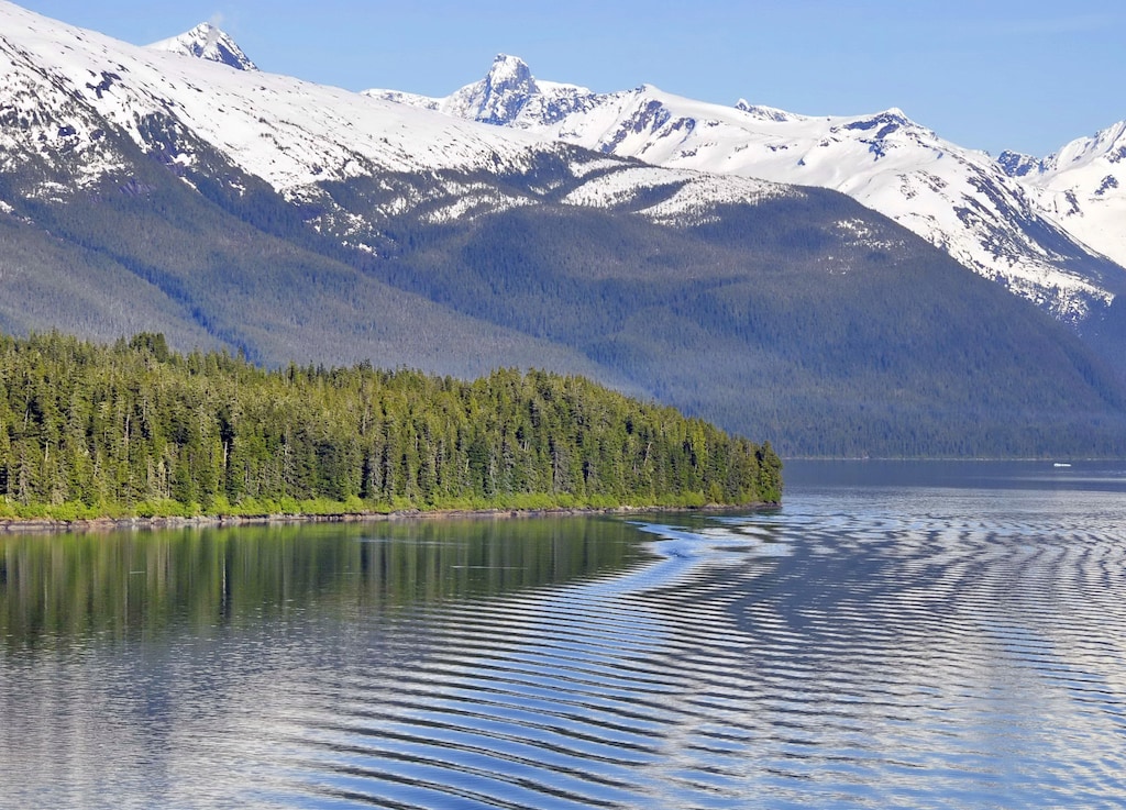 Endicott Arm and Dawes Glacier Excursions