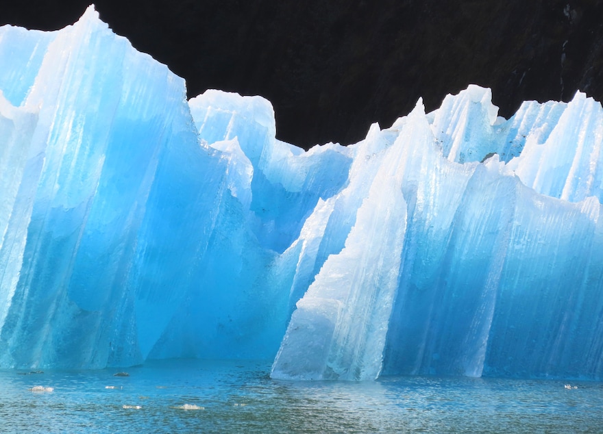 Best Glacier Tours in Alaska: Explore Majestic Ice Giants