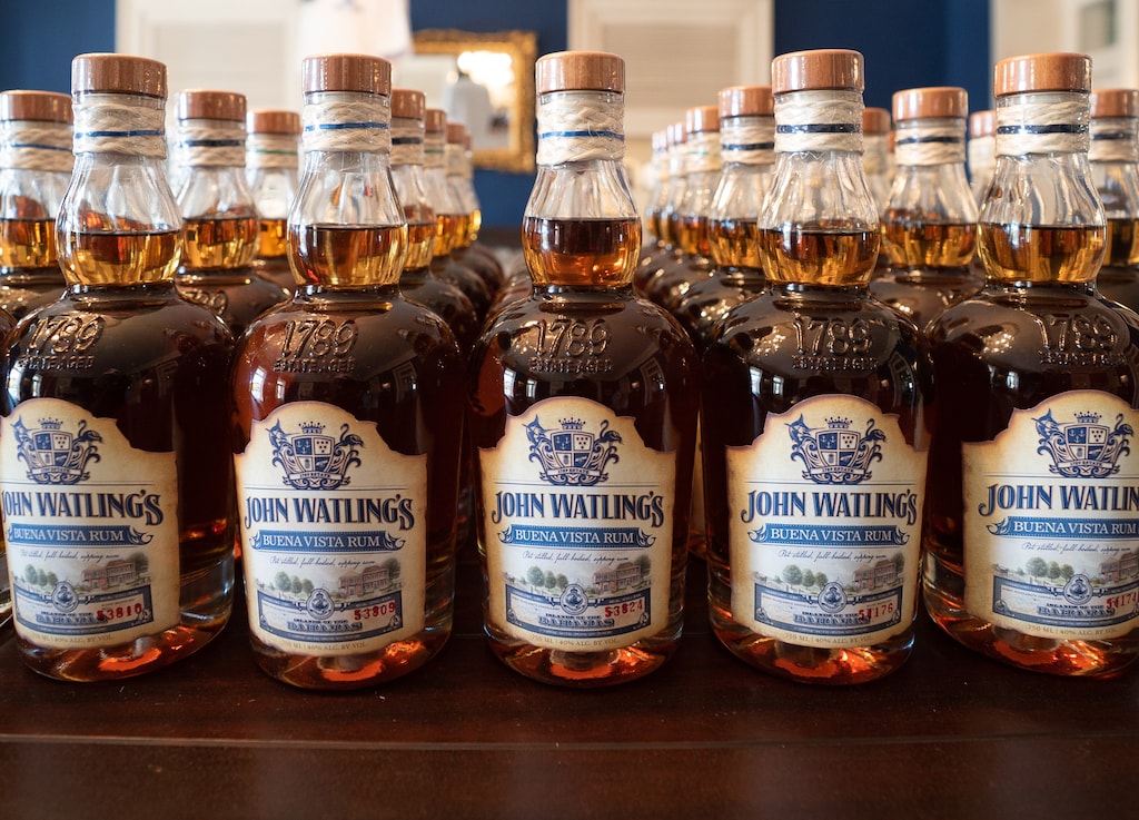 10 Things to Buy When Shopping in The Bahamas