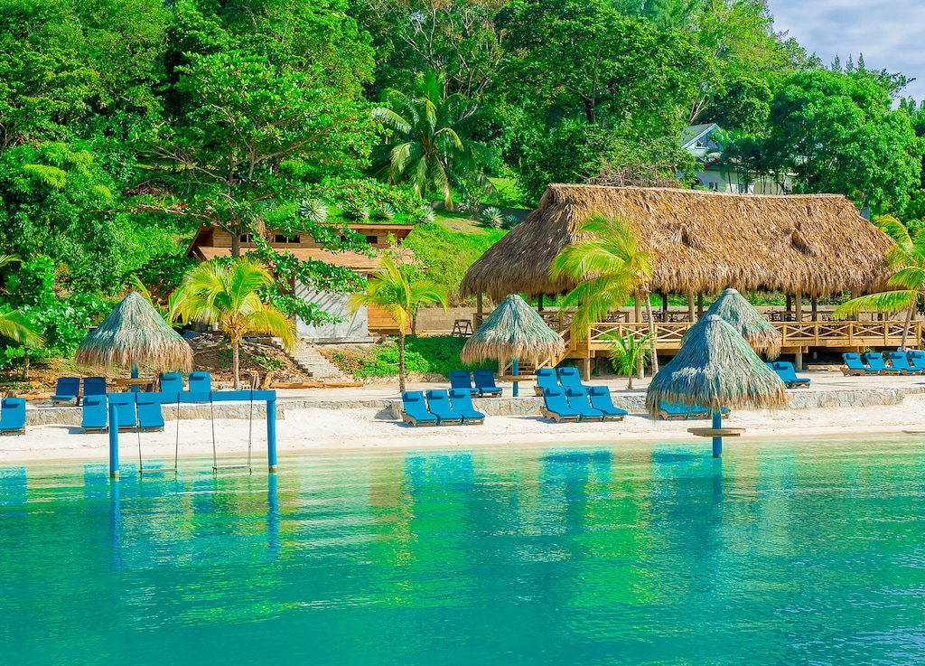 Top 10 Things to Eat in Roatán