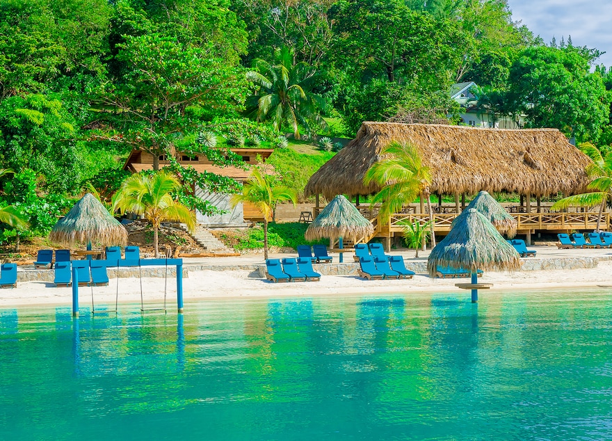 Top 10 Things to Eat in Roatán